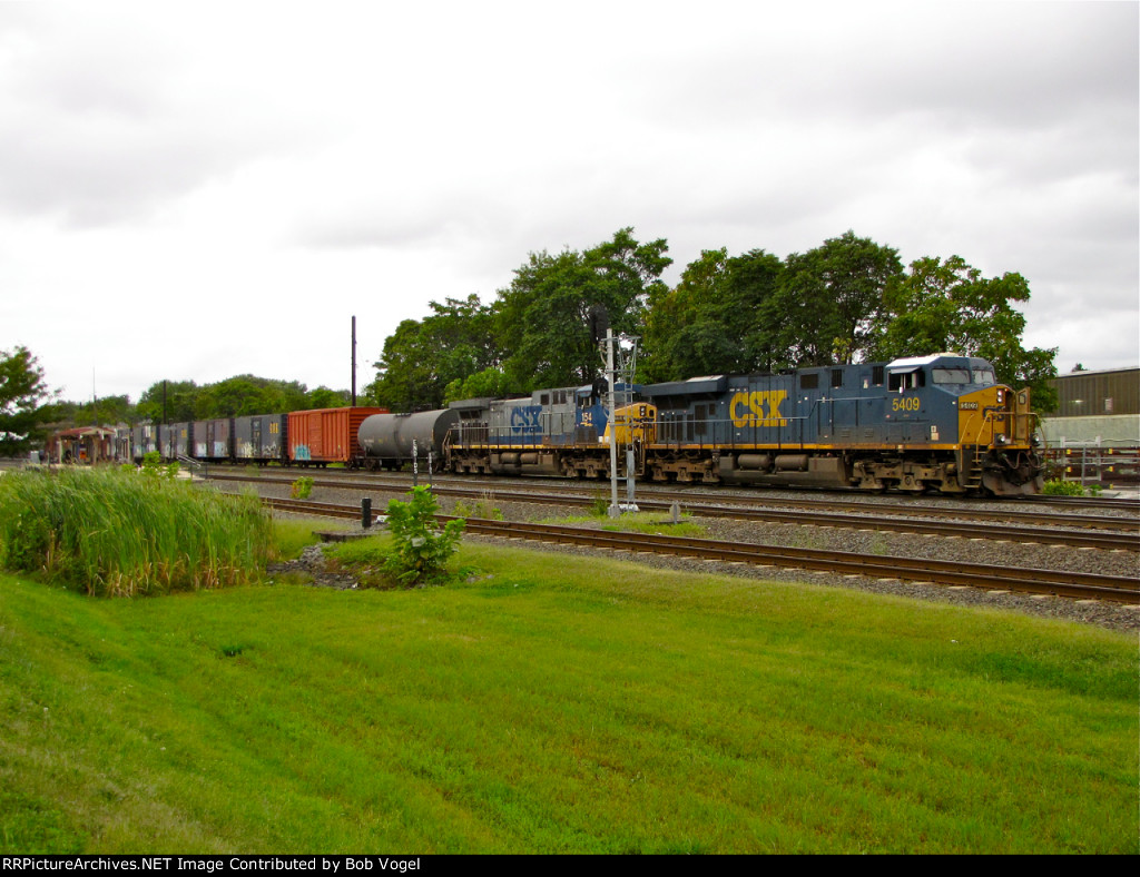 CSX 5409 and 154